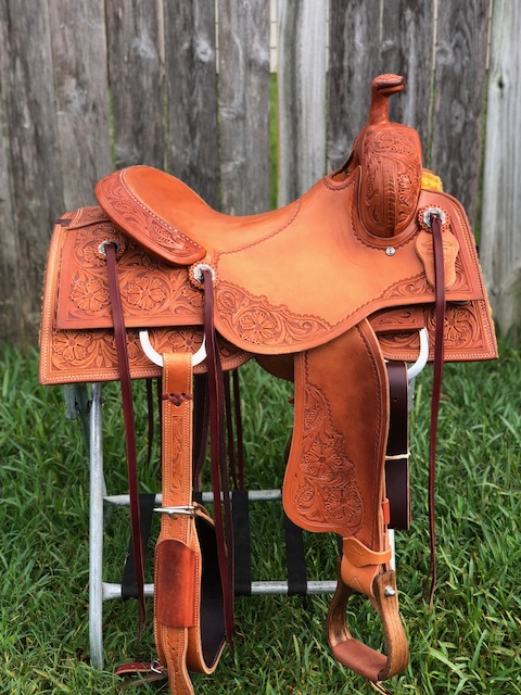 Custom Saddles – The Saddle House