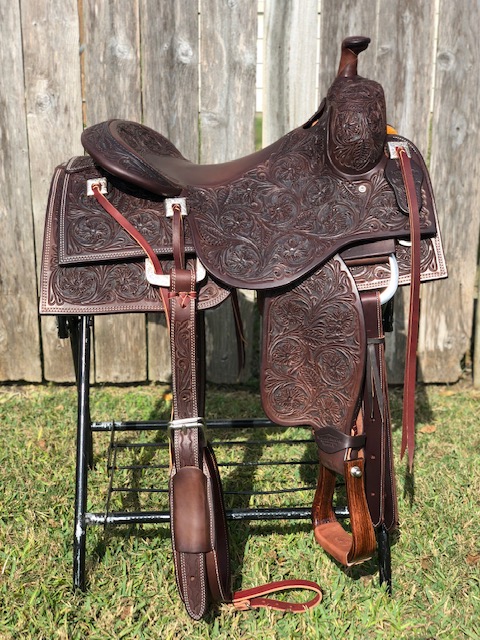 Custom Saddles – The Saddle House