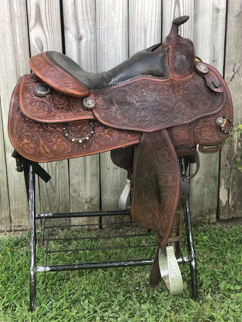 Custom Saddles – The Saddle House